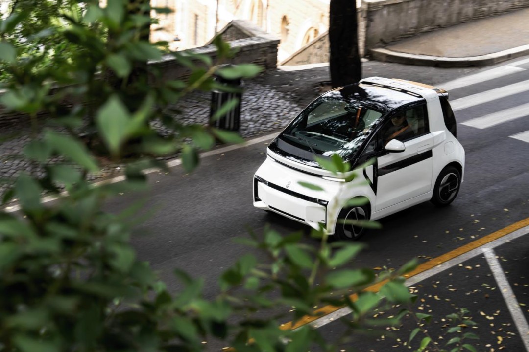 Sleek and Expressive Design Defines Linktour’s Urban EV Identity