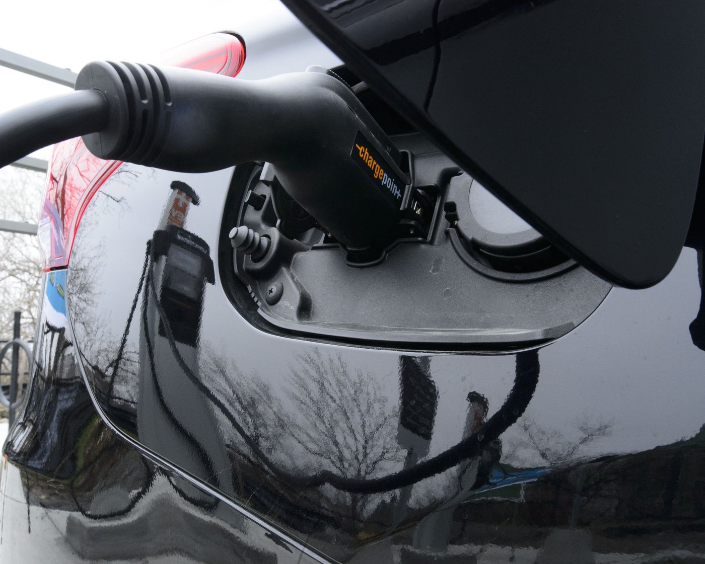Ottawa to reimburse auto dealers on hook for $11 million in unpaid EV ...