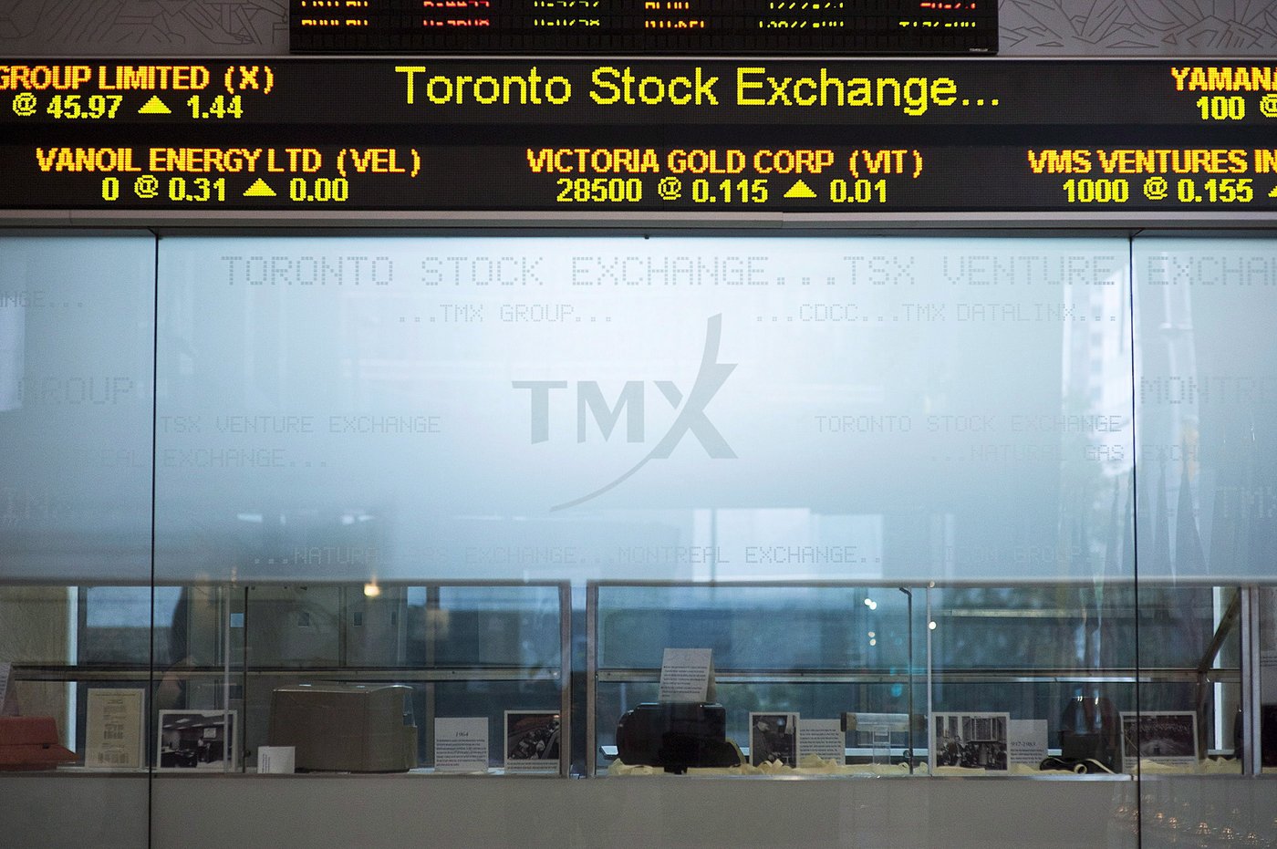 S&P/TSX composite down as tech stocks fall, U.S. stock markets also tumble