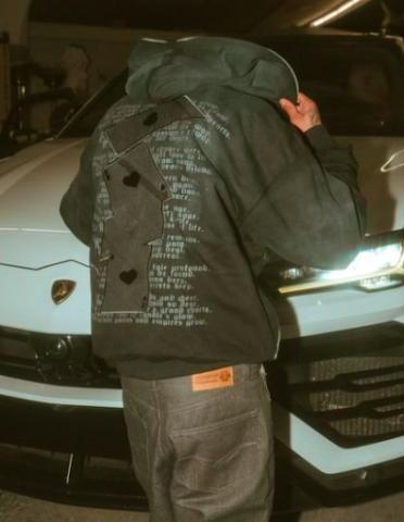 EveryFashion Artist Ofye Huang Gains Massive Wealth, Fame With “ACE OF ...