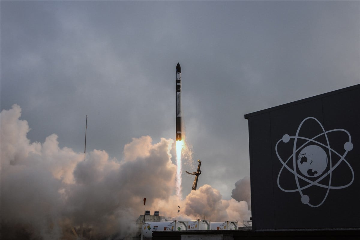Rocket Lab: A Space Giant Hitting New Highs—Time to Chase? - The Globe ...