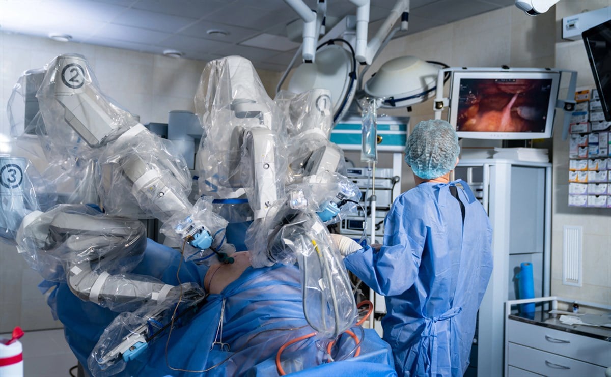 Why Intuitive Surgical Is a No-Brainer for Long-Term Investors - The ...