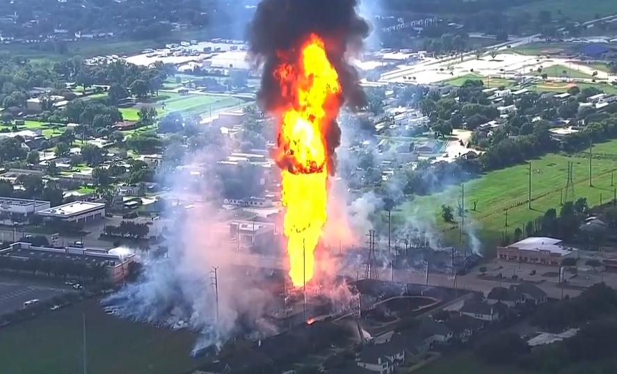 A Pipeline Explosion Sends A Towering Pillar Of Flame Over Houstons