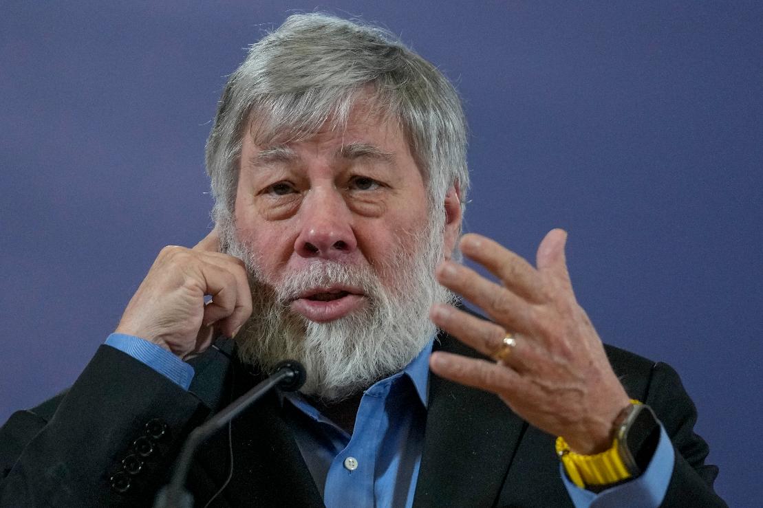 Apple co-founder Steve Wozniak to receive Serbian passport, president says