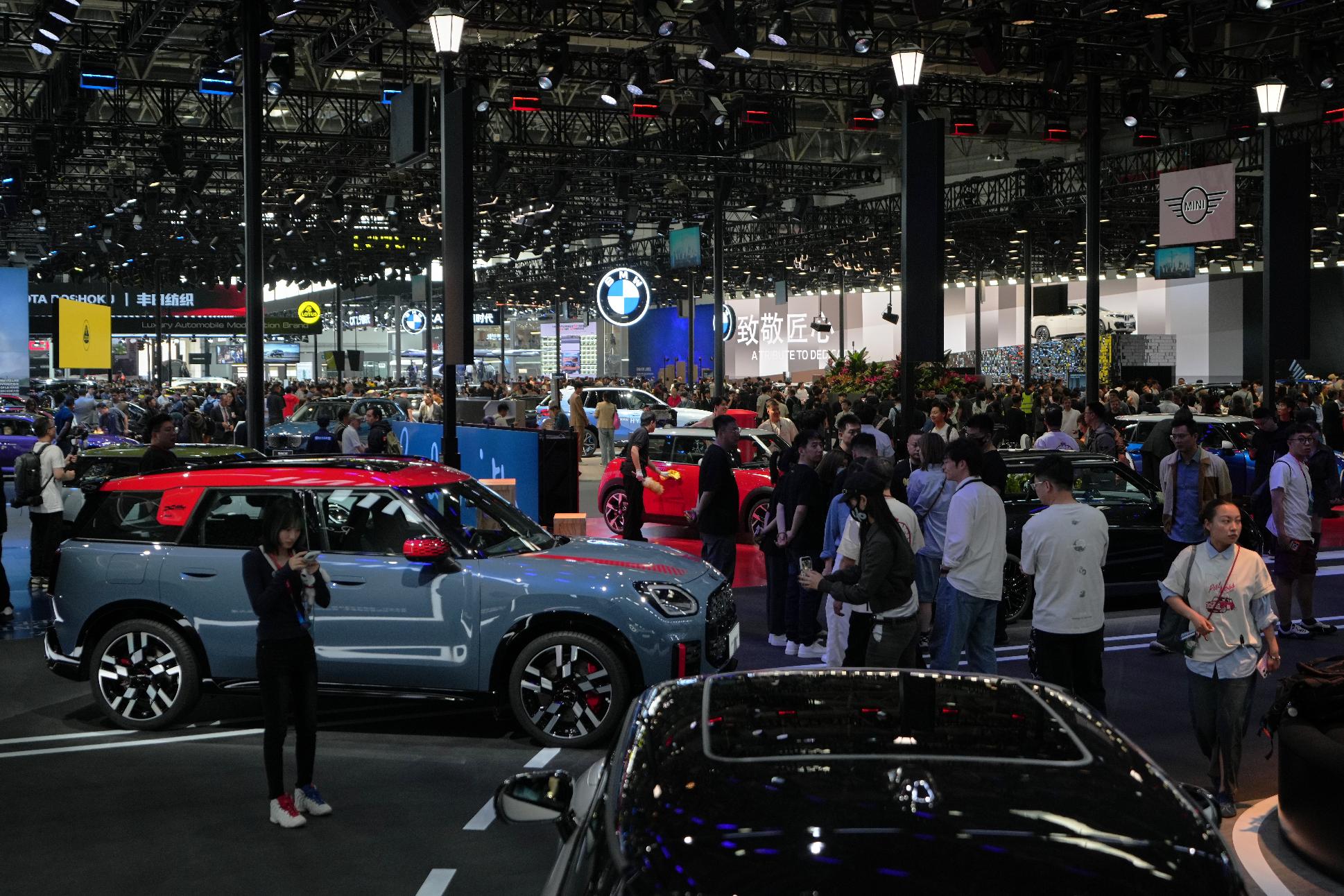 At Beijing auto show, Chinese carmakers flaunt new technologies as ...