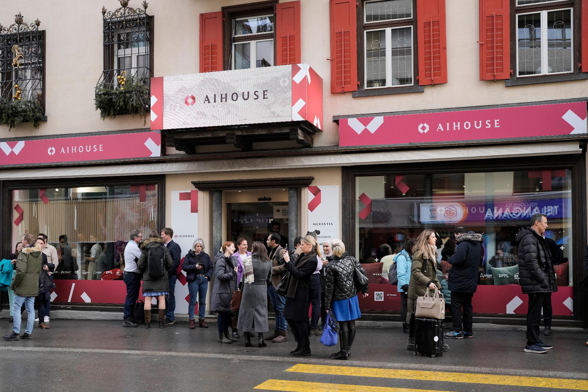 AI is the buzz, the big opportunity and the risk to watch among the ...