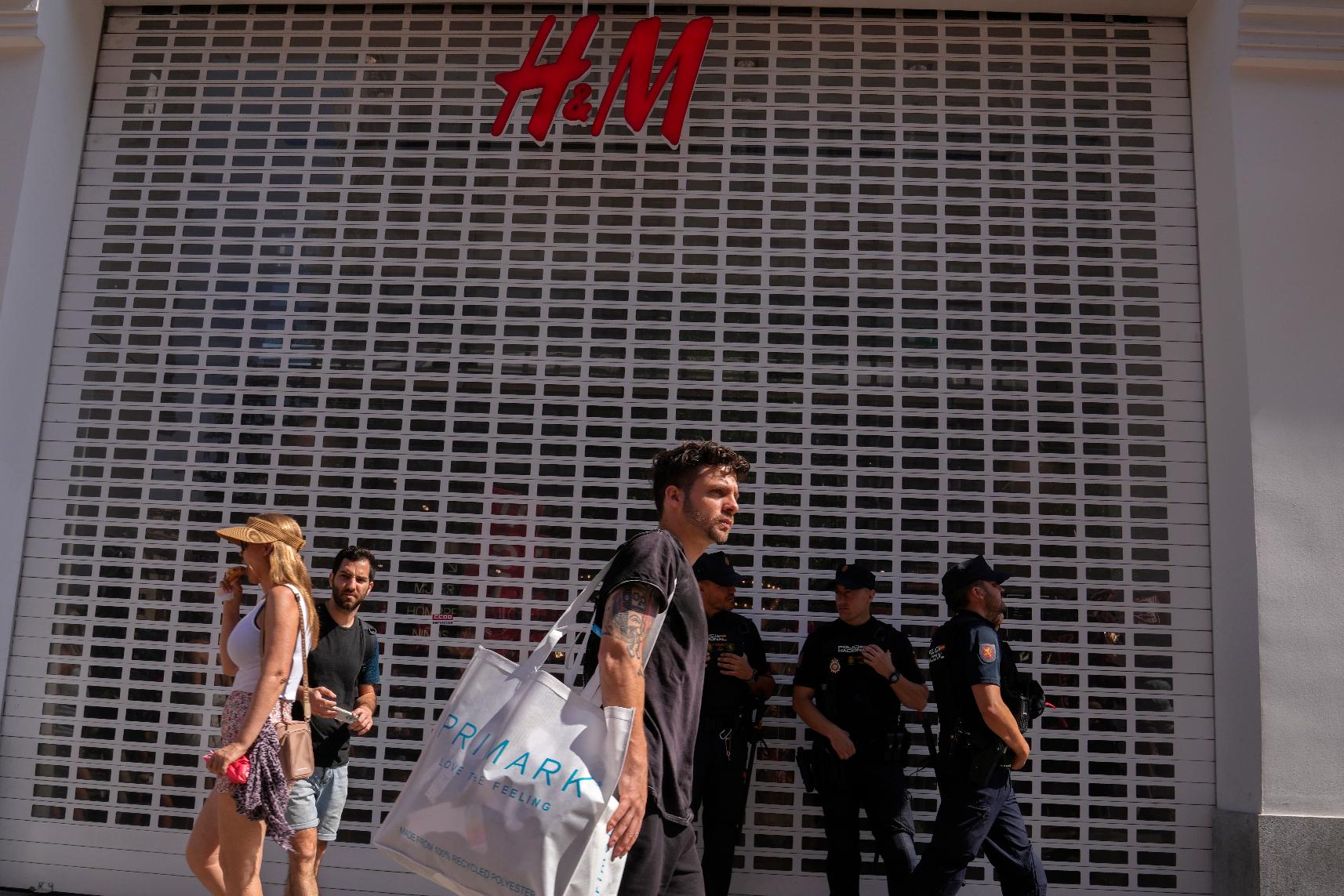H&M workers strike for higher pay across Spain, shutting down stores