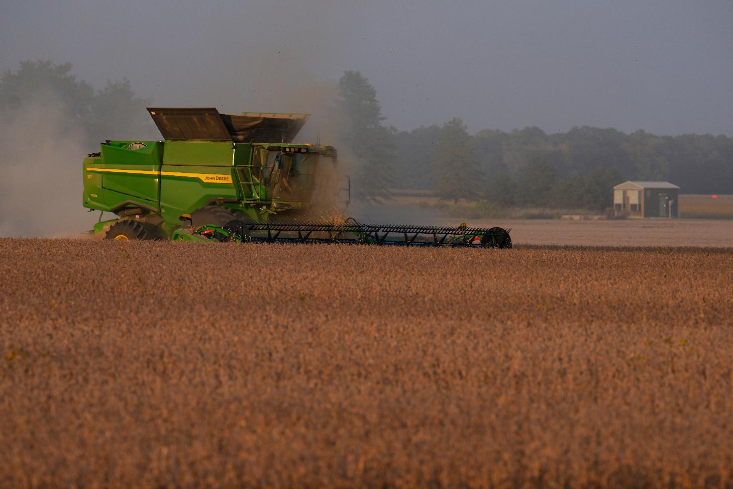 American farmers welcome China's promise to buy soybeans, but the deal ...