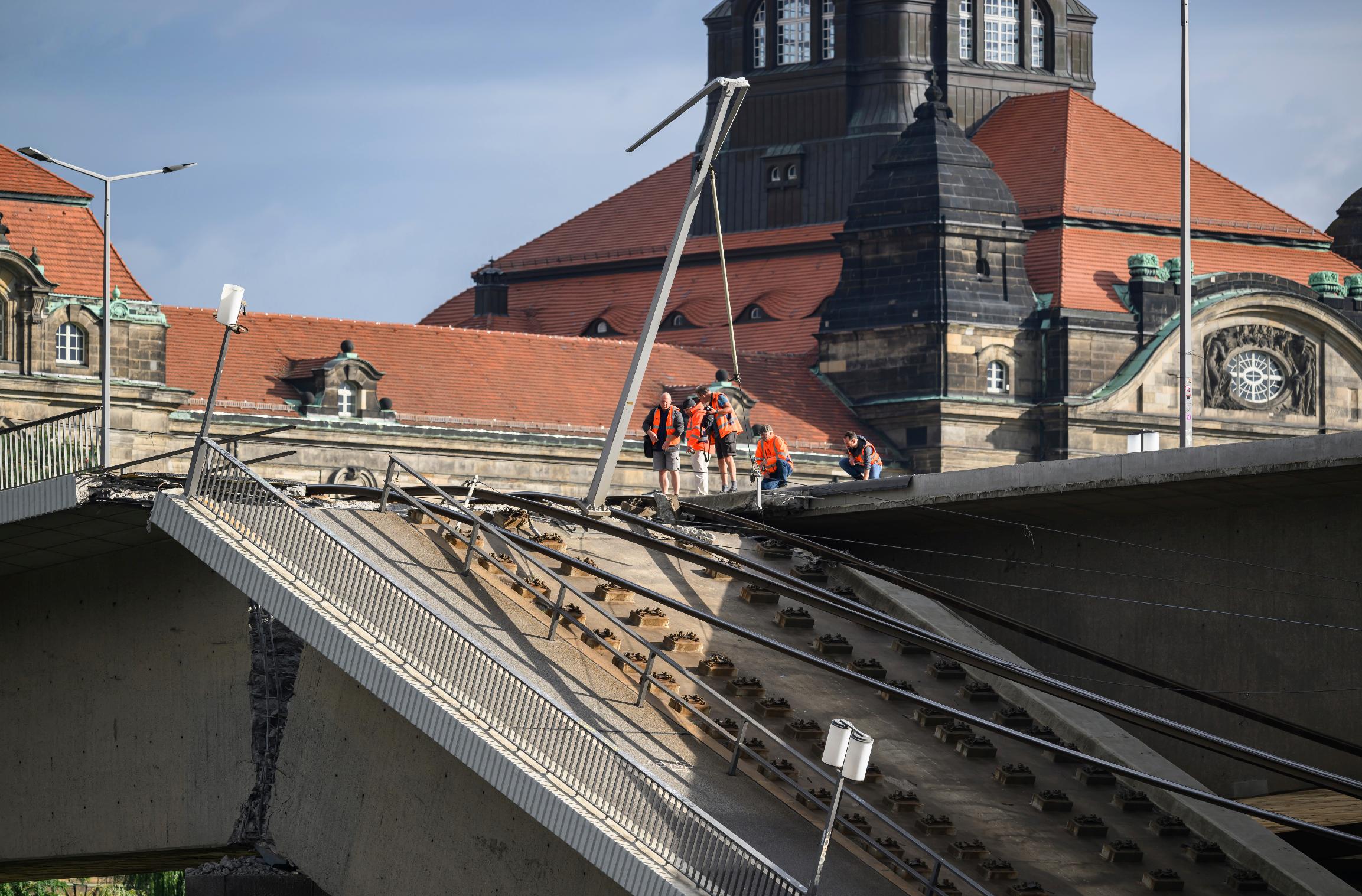 A partial bridge collapse in eastern Germany disrupts traffic. No one ...