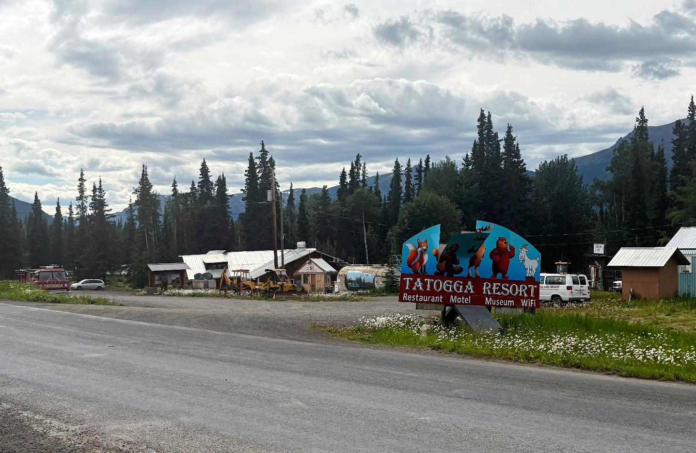 3 workers trapped in a Canadian mine have air, food and water as ...